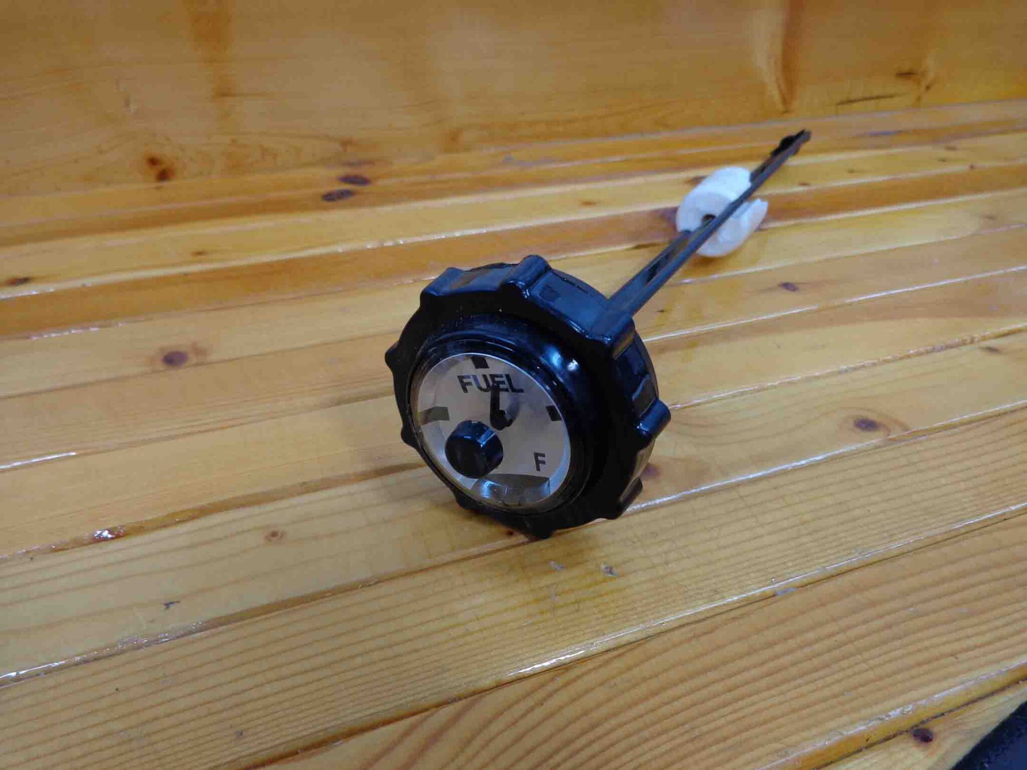13 1/2 inch quarter turn gas cap - The Part Connection
